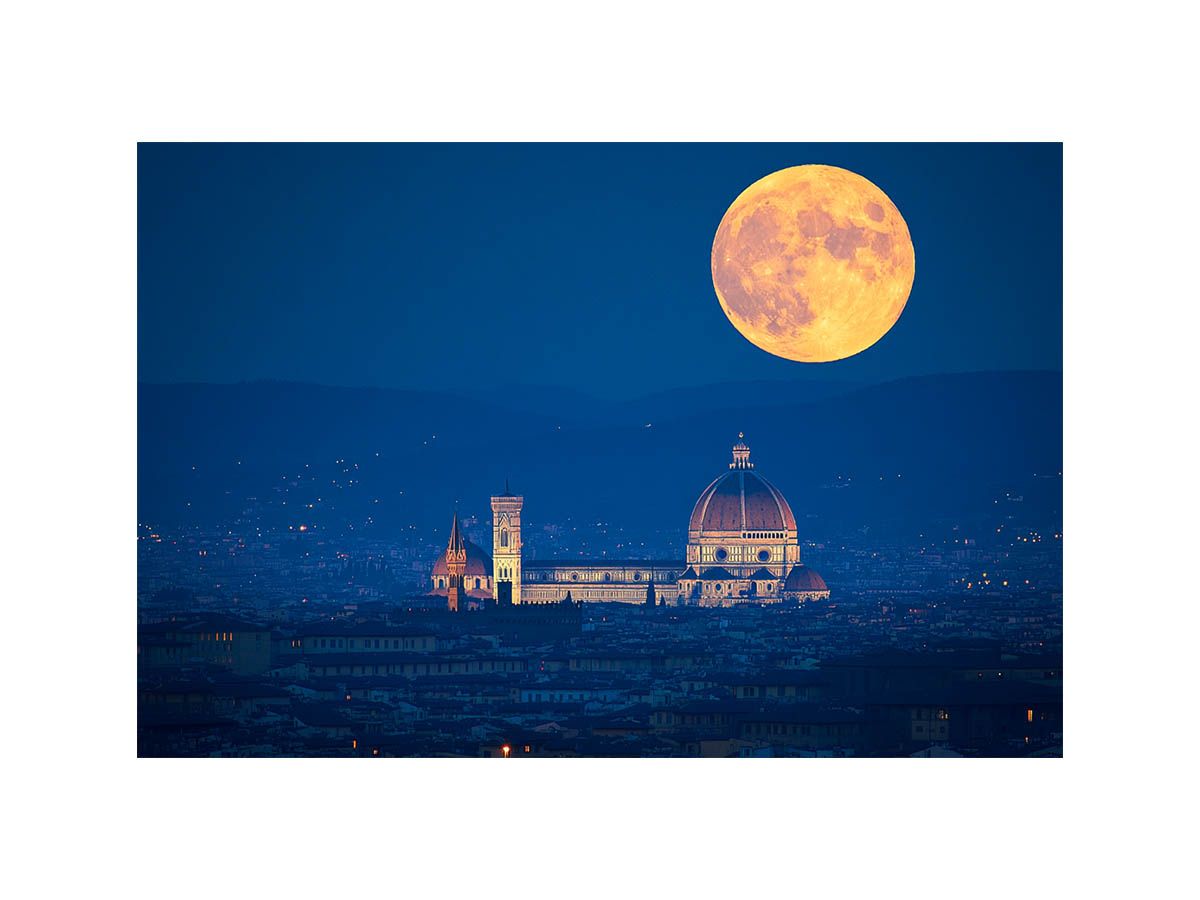 Moon Over Florance – Canvas Art Prints